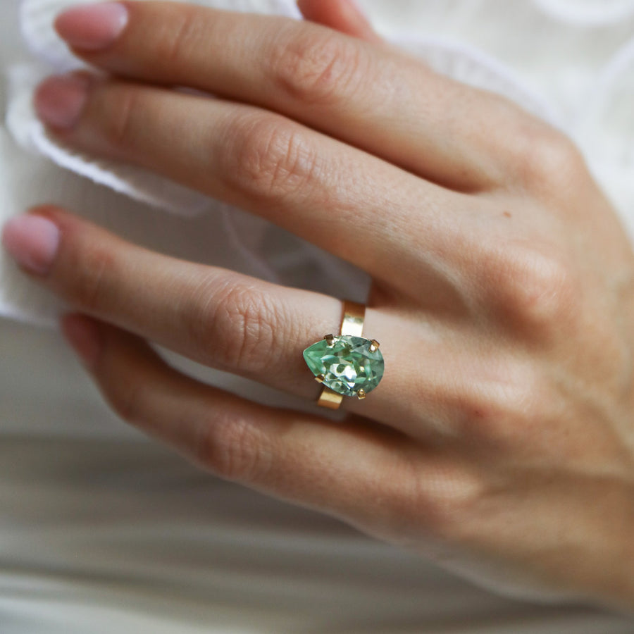 Caroline Svedbom - Mini Drop Ring Chrysolite Gold